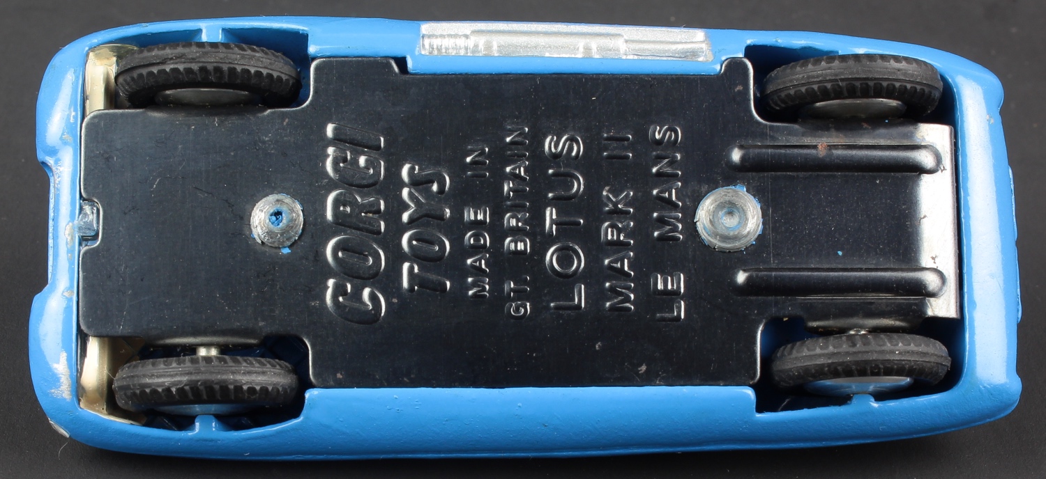 Corgi Toys 151A Lotus Mark XI Racer - QDT