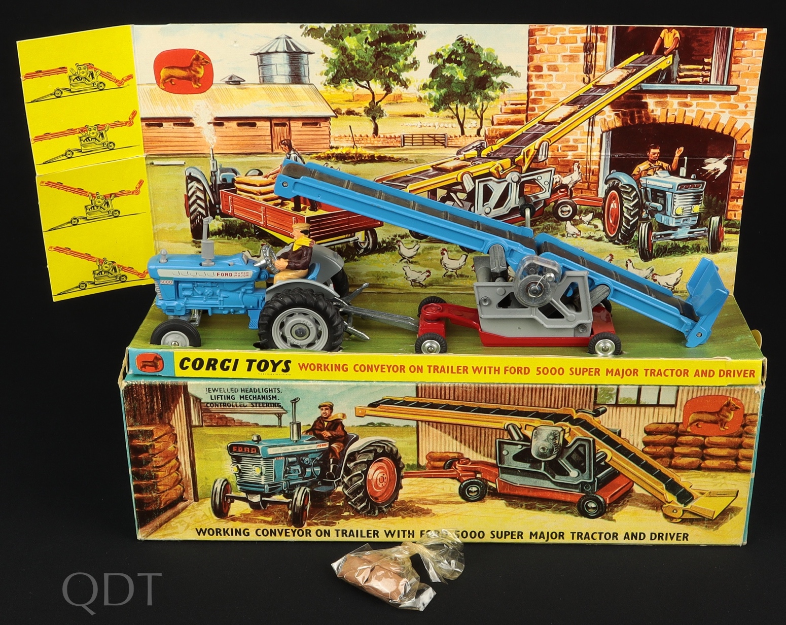 Corgi Gift Set 47 Tractor & Conveyor - QDT