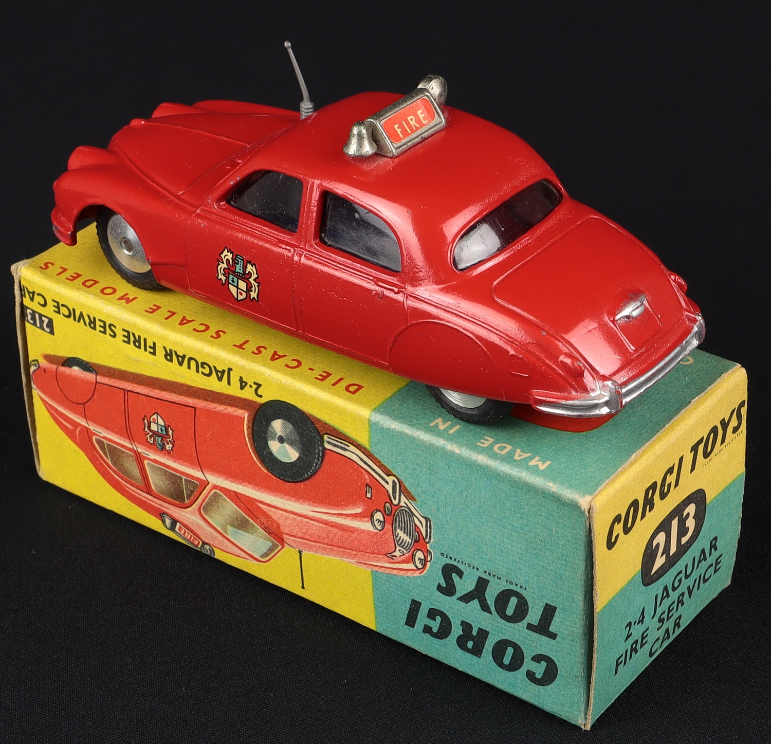 Corgi Toys 213 Jaguar Fire Service Car - QDT