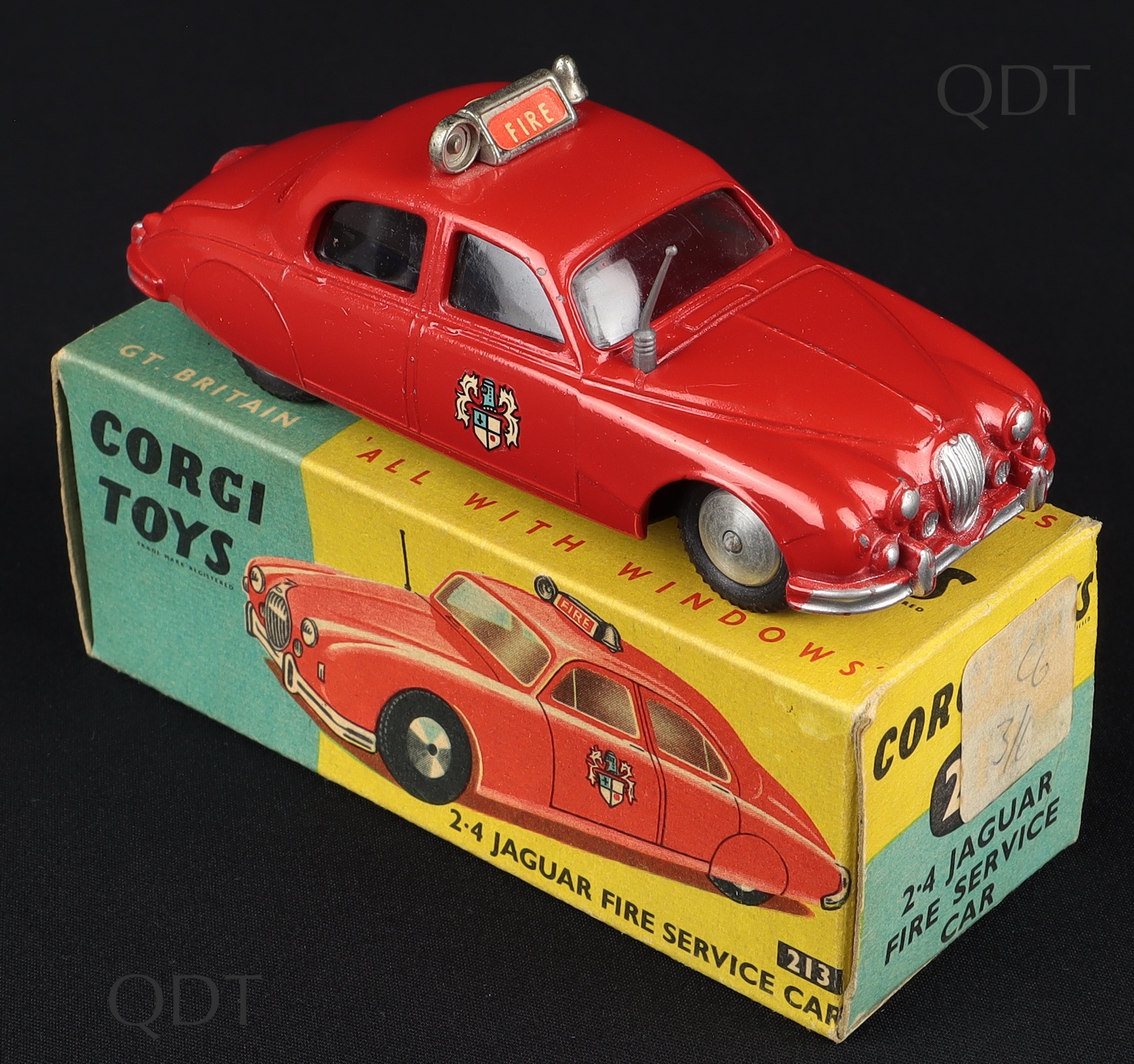 Corgi Toys 213 Jaguar Fire Service Car - QDT