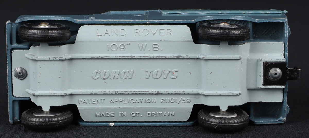 Corgi Toys 351 RAF Land Rover - QDT
