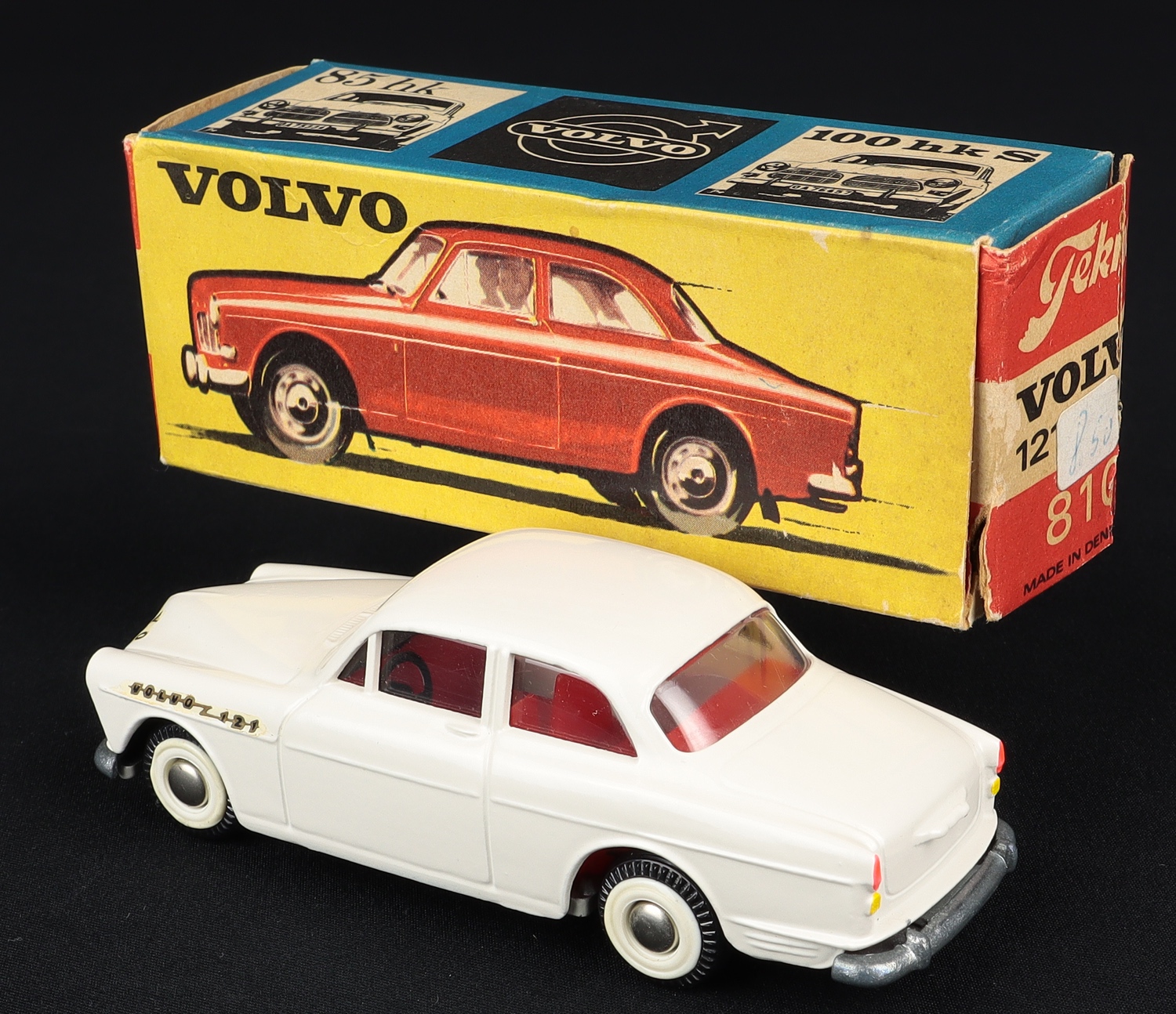 Tekno Models 810 Volvo Amazon - QDT