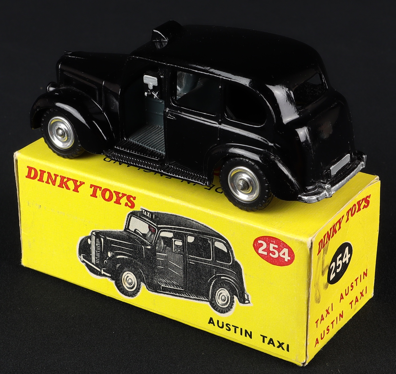 Dinky Toys 254 Austin Taxi - QDT